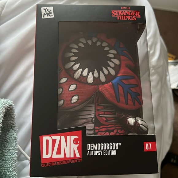 Netflix | Other | Stranger Things Demogorgon Autopsy Edition New Opened ...